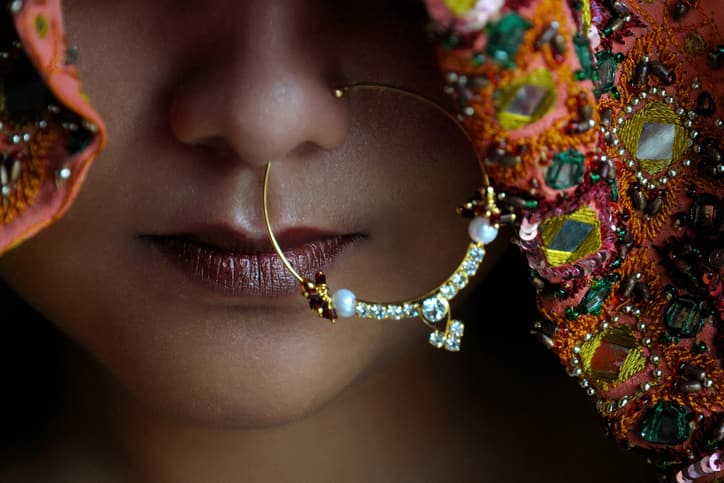 Benefits of Nose Pin বিয়ের পর মহিলারা কেন নথ পরেন, বেশিরভাগেরই এর কারণ ...