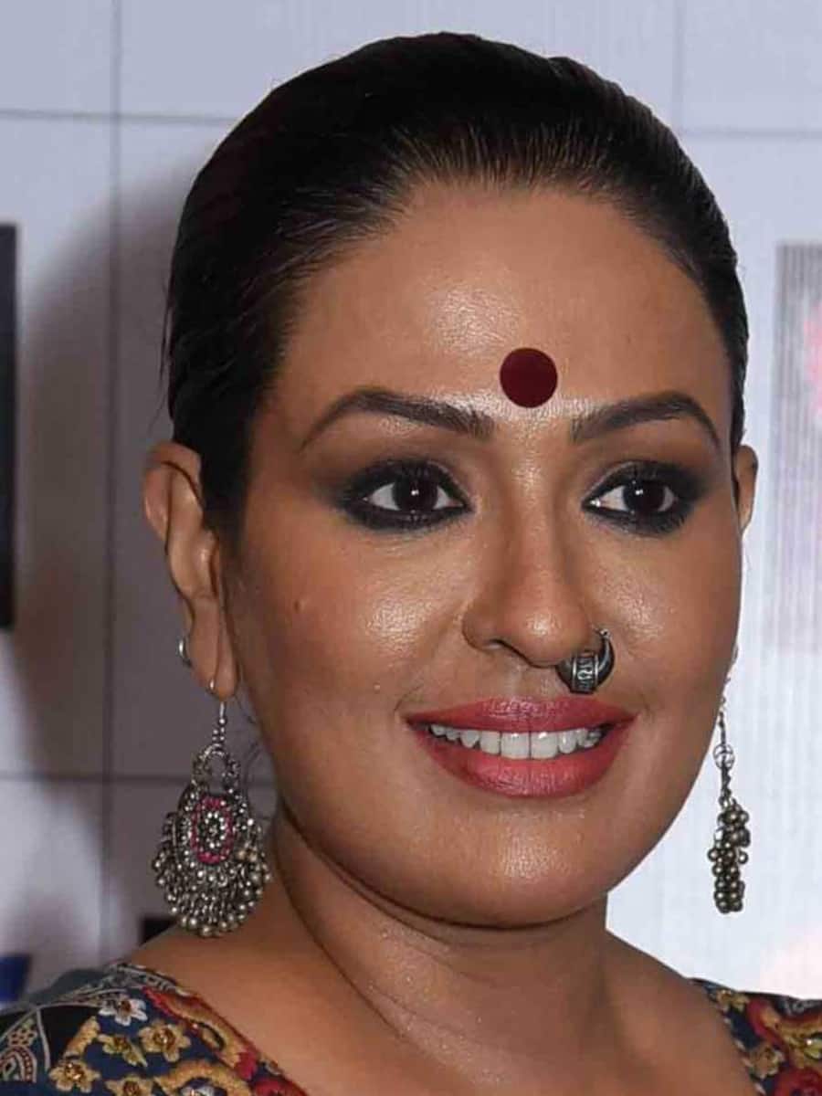 कौन है एक्ट्रेस अश्विनी कलसेकर, जिसे नितेश पांडे ने दे दिया था तलाक ...